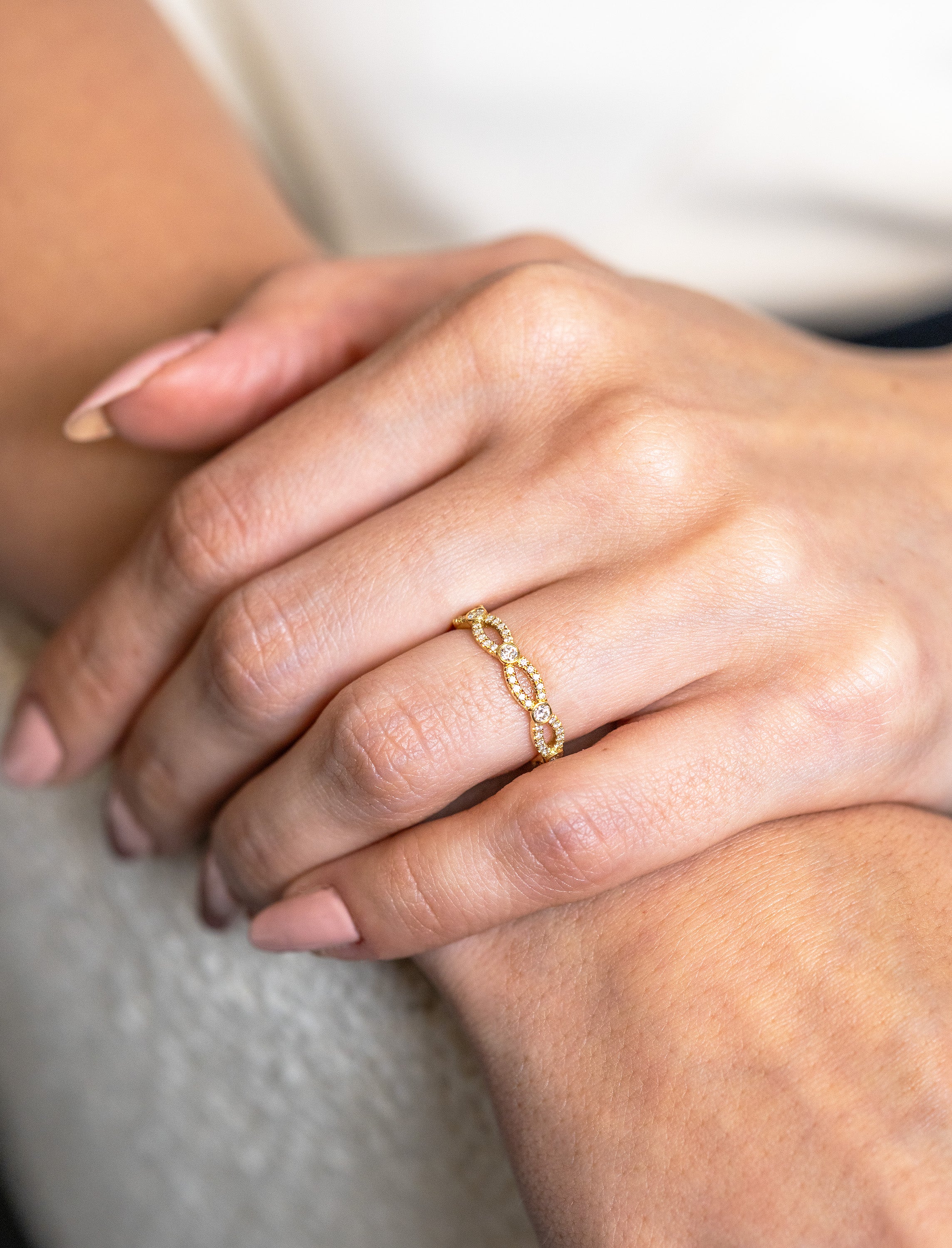 Bezel-Set Diamond Accented Twist Band – Skeie's Jewelers